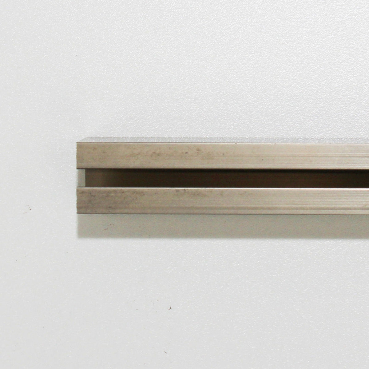 Calha 5000 - Inox com suporte ao tecto – Feira dos Tecidos Online